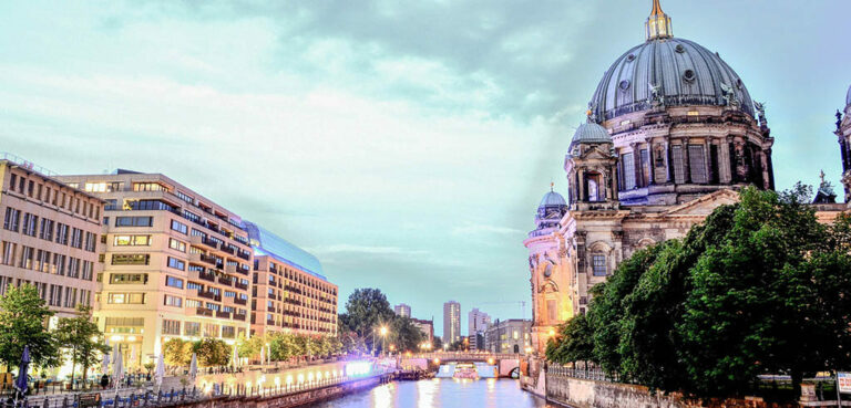 Berlin bei Regen: 32 geniale Indoor Aktivitäten für 2024